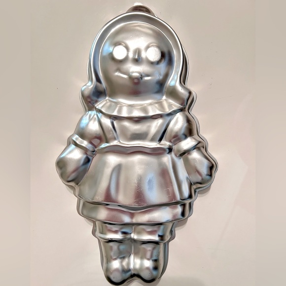 Wilton | Kitchen | Vintage Wilton Shapely Cakes Ragedy Ann Pan Aluminum ...
